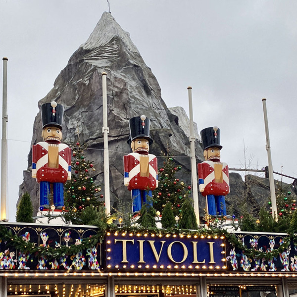 Tivoli Guards – iGirlZoe, Crafter & Tim Holtz Addict