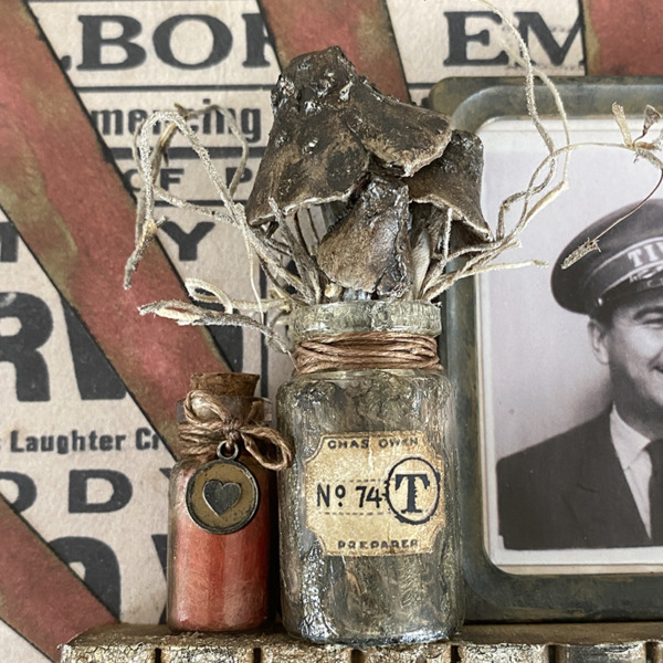 Tim Holtz – iGirlZoe, Crafter & Tim Holtz Addict
